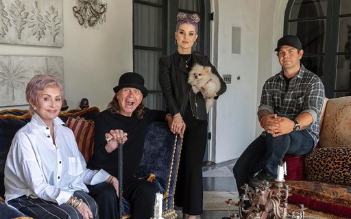 Kelly Osbourne rouba cena em foto com a família após emagrecer 38 ...
