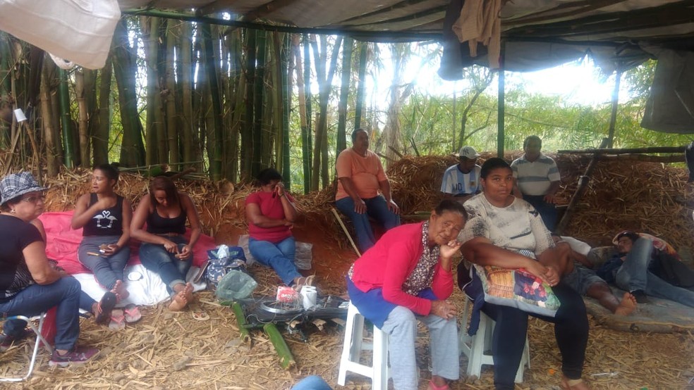 Moradores de Rio Doce, atingidos por desastre da Samarco, protestam ...
