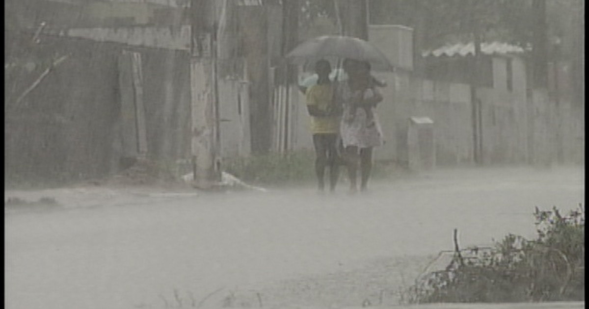 G1 Chuva Alaga Ruas E Gera Transtornos Em Parnamirim Na Grande Natal