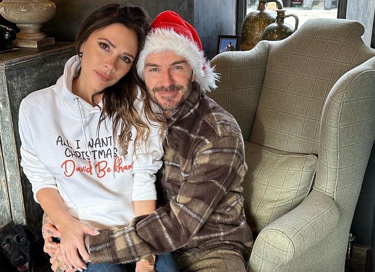 Victoria Beckham diverte fãs com moletom "Tudo o que quero no Natal é ...