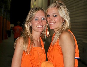 Algoz de Luciano Corrêa, holandês conta com torcida de belas irmãs ...