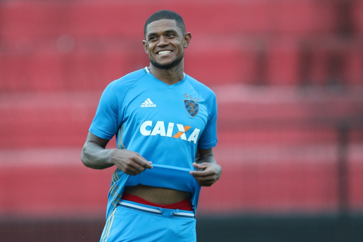 Internacional notifica Sport de uma proposta do exterior para Anselmo ...