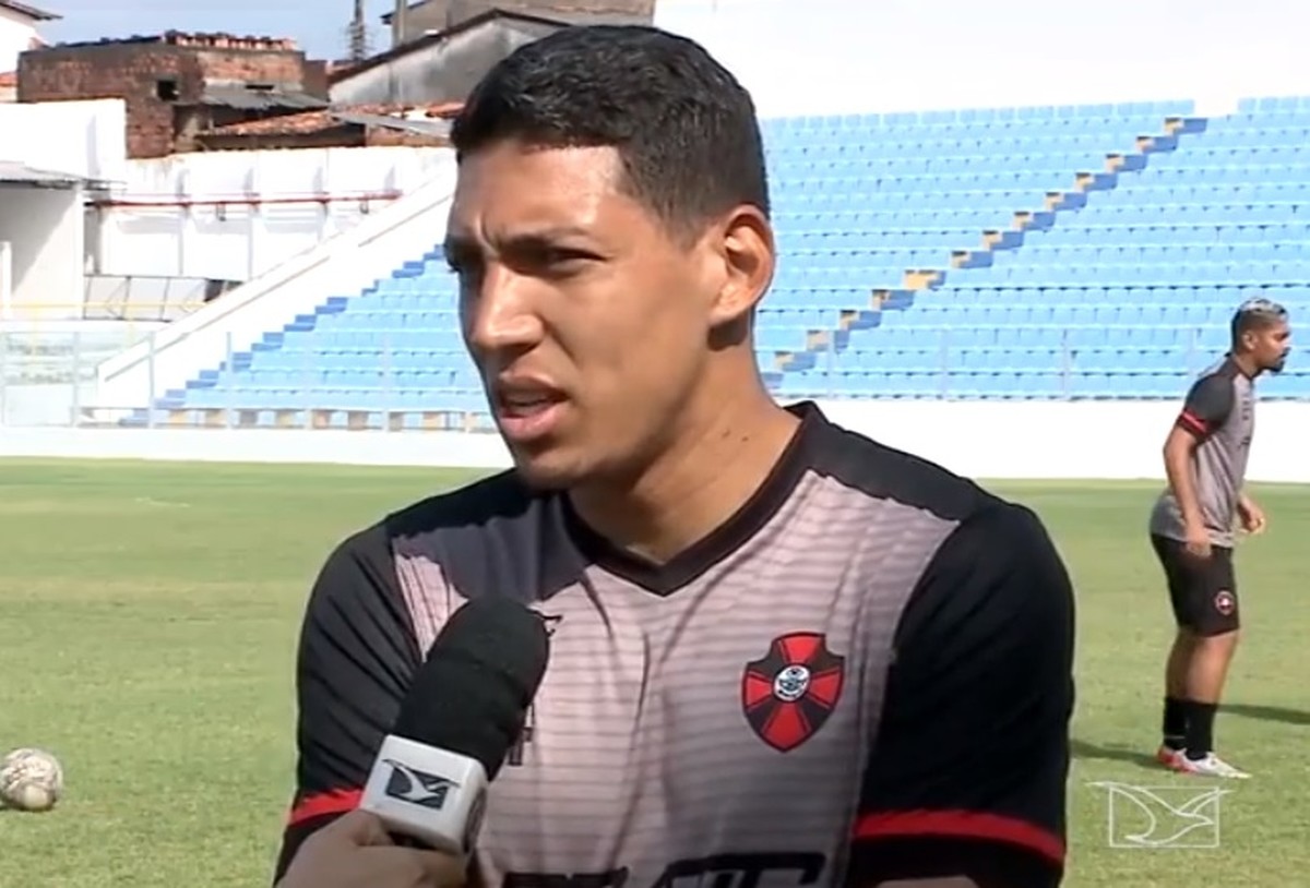 Weder deve fazer sua estreia como titular do Moto em decisão contra o ...