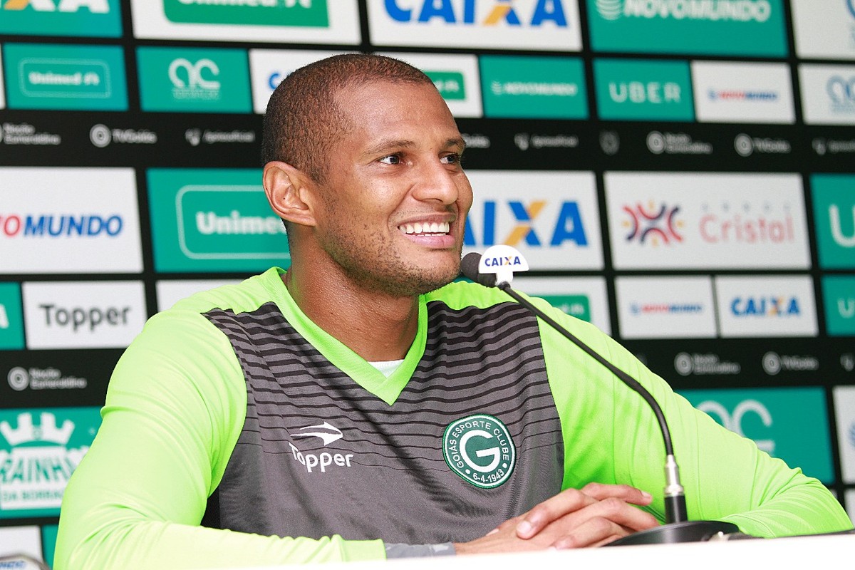 Pé quente e com dois acessos no ano, goleiro Tiago Cardoso celebra ...