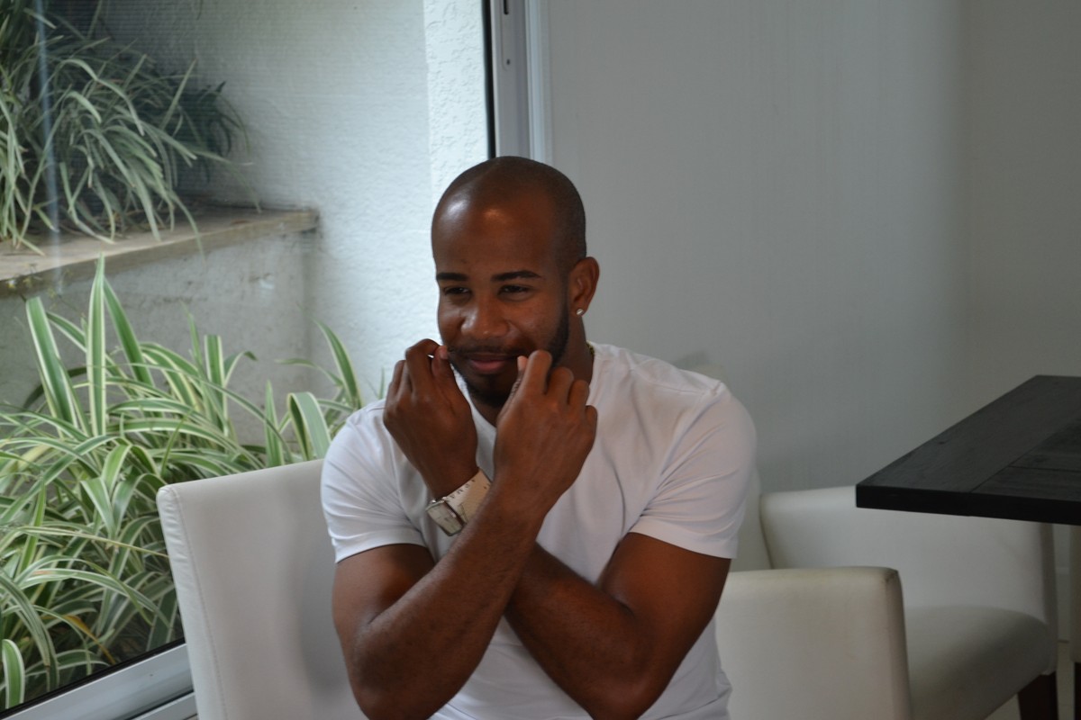 Bigode da sorte: à espera da família, Patrick se destaca pela ...