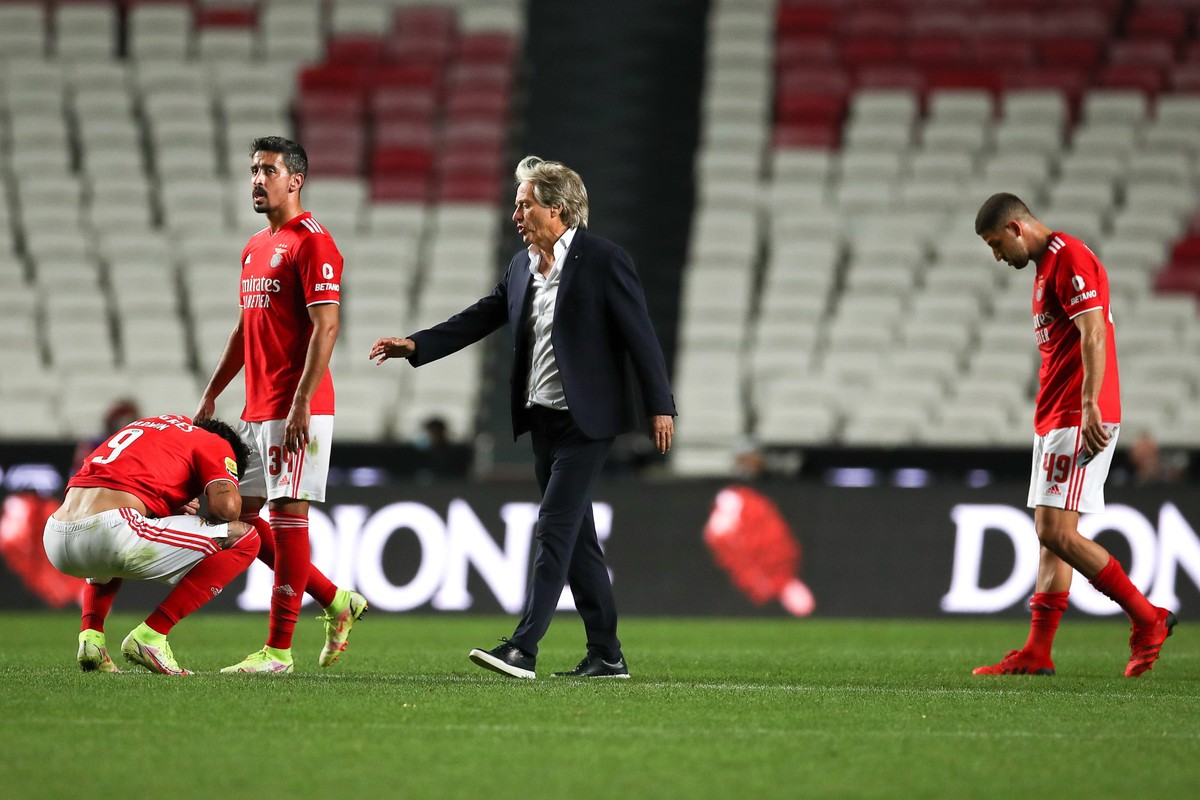 Benfica perde para Portimonense em casa, na primeira derrota de Jorge ...