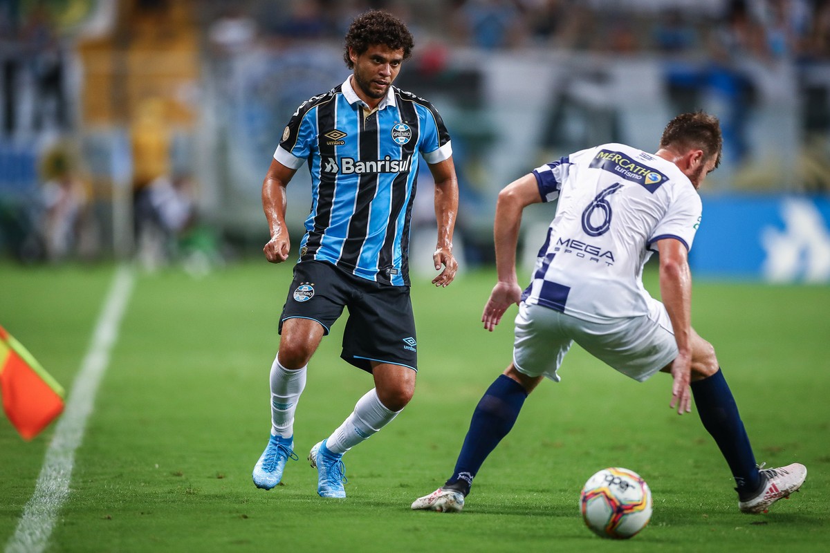 Victor Ferraz se destaca em início no Grêmio e afina dobradinha com ...