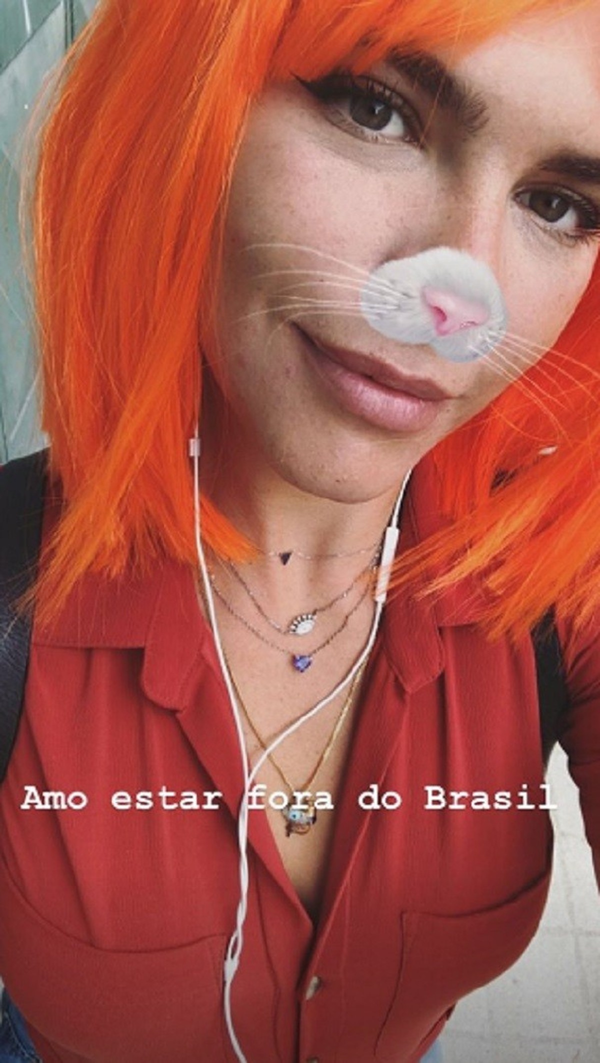 Mariana Goldfarb usa peruca laranja para passear em Portugal ...