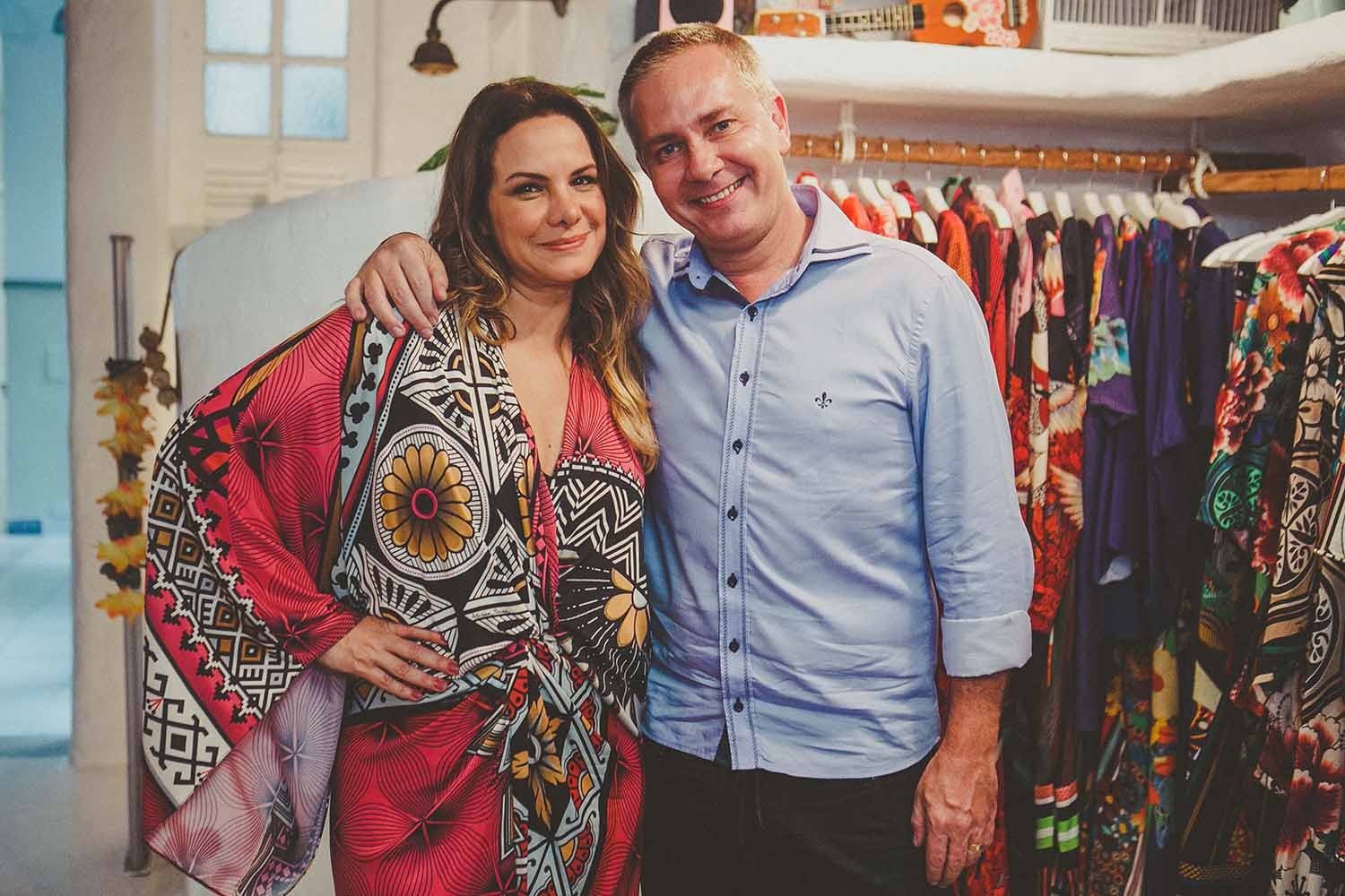 Adriana Barra promove happy hour em clima oriental | Lifestyle | Vogue