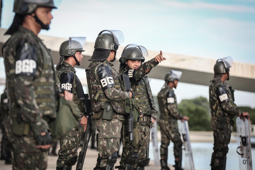 Caminho para a ordem e o progresso é a profissionalização