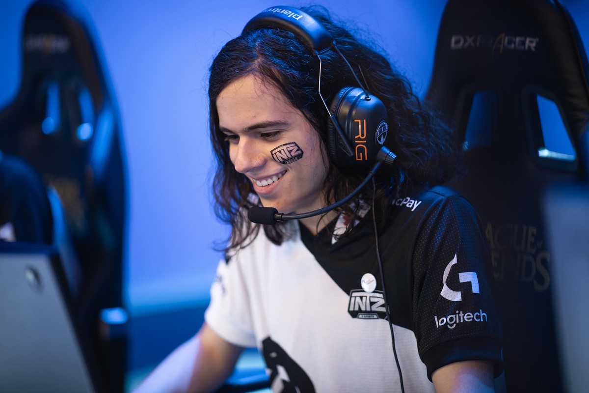 League of Legends: com "estrutura de final", INTZ vence paiN e ...