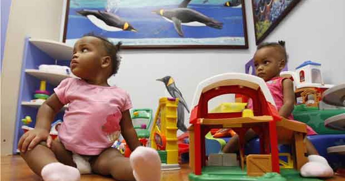 G1 - Siamesas separadas por cirurgia devem estar em casa para o Natal ...