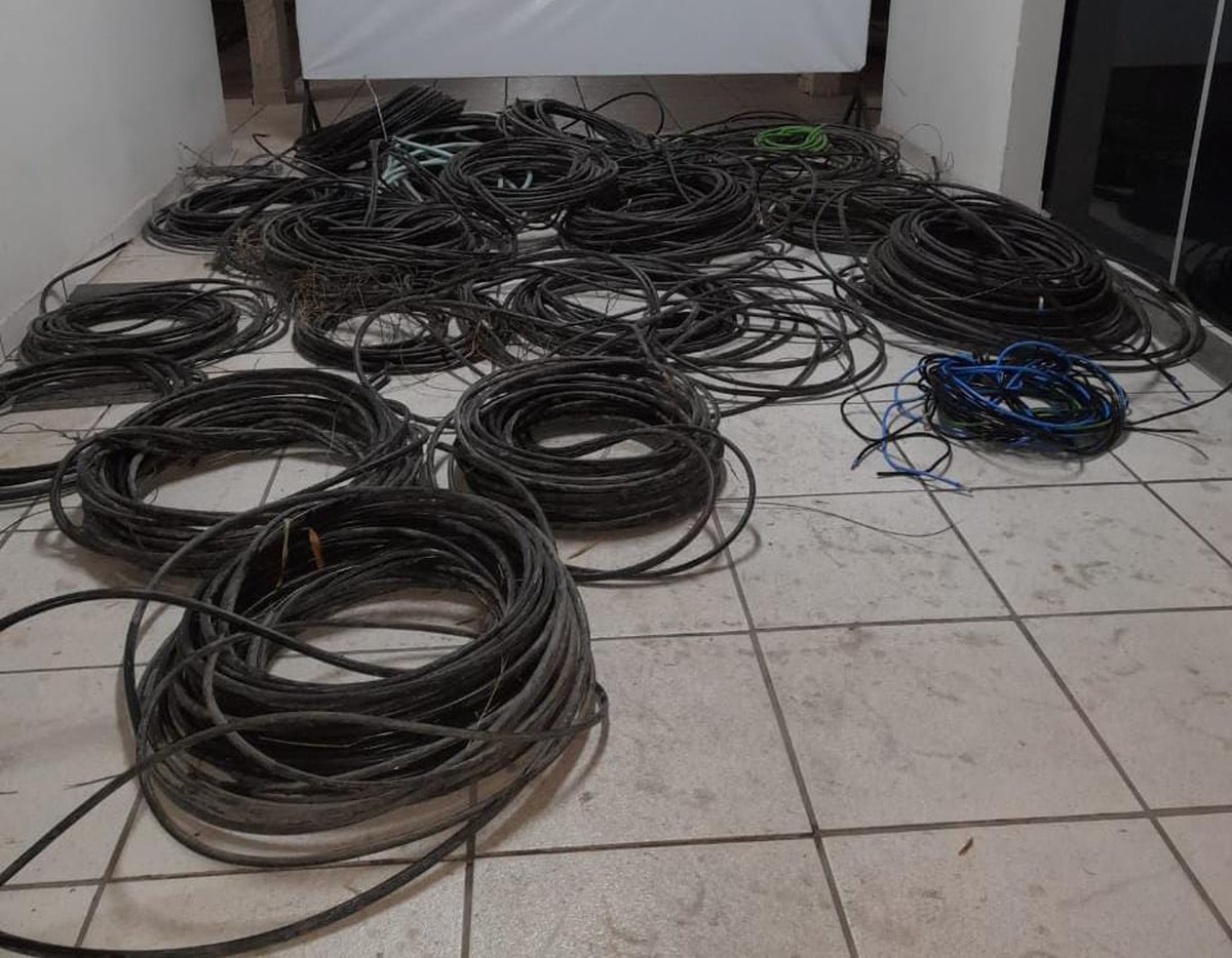 Grupo é preso em Pains suspeito de furtar cabos elétricos e de internet ...