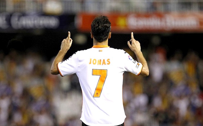 Jonas rejeita ofertas milionárias e opta pelo futebol "em alto nível ...