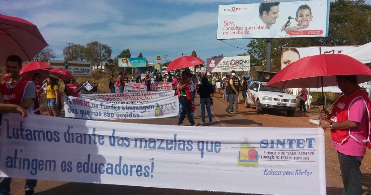 G1 - Servidores em greve fecham rodovia em manifestação no Tocantins ...