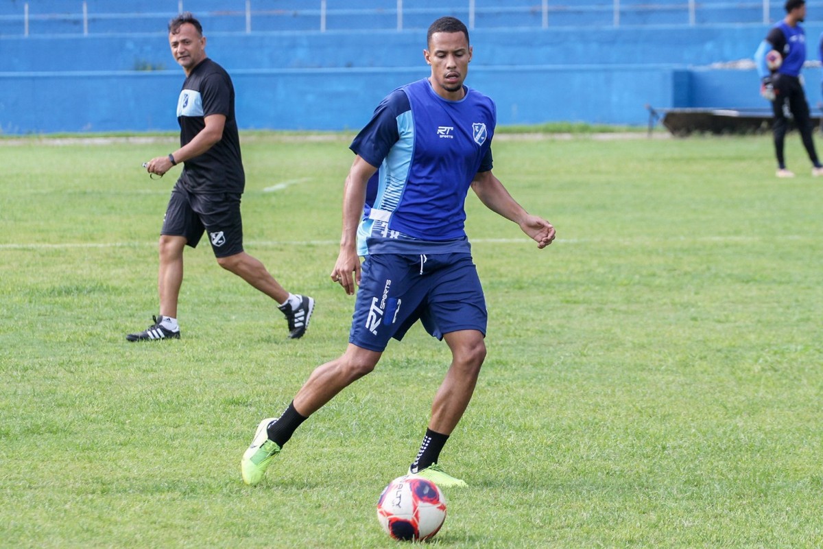 Taubaté anuncia rescisão com o lateral-direito Danilo Sousa | taubaté | ge