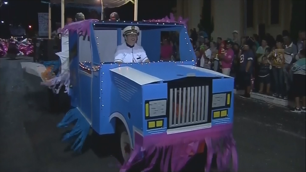 Carnaval de Torrinha reúne mais de 60 mil foliões e tem presença dos ...