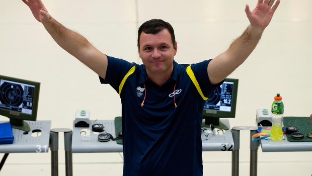 Medalhista do Pan receberá R$ 100 mil por extravio de equipamento ...