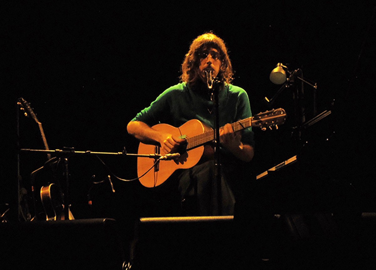 Tim Bernardes ascende no show 'Mil coisas invisíveis' entre a ...