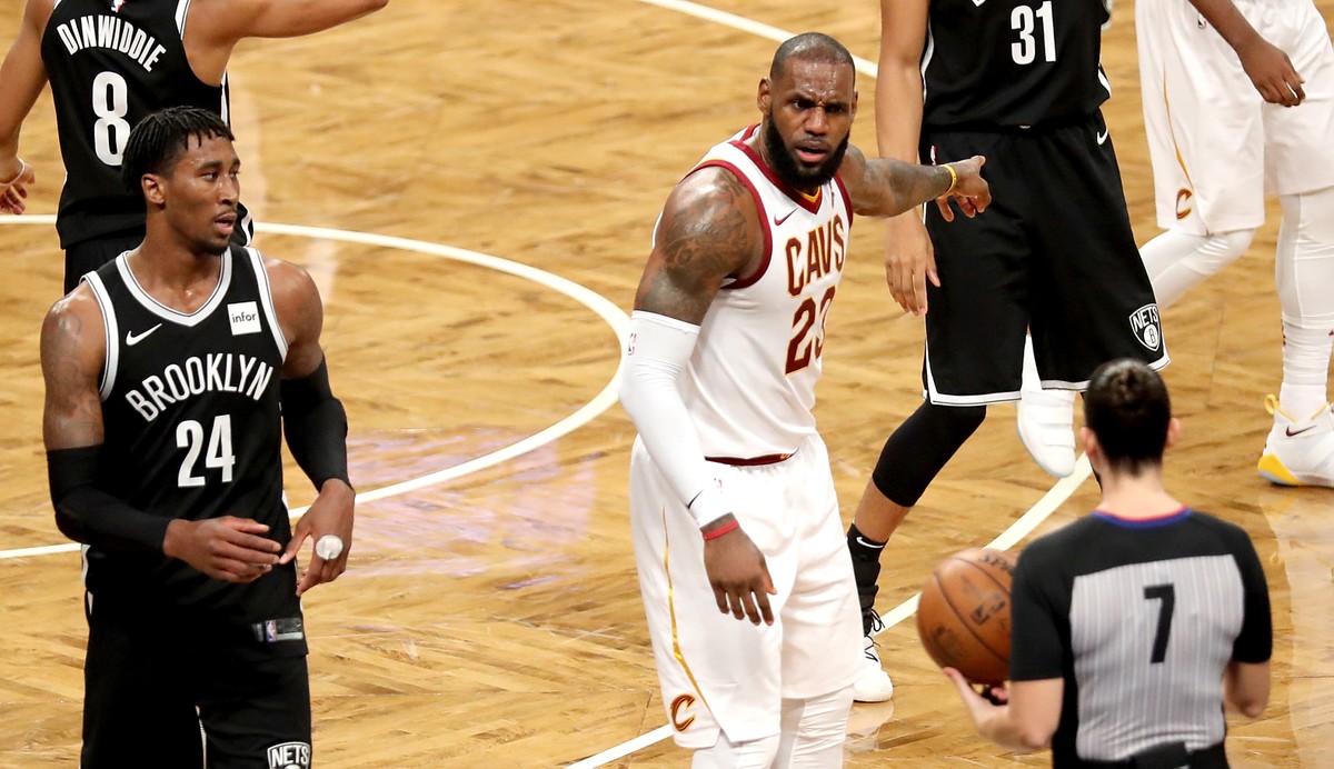 LeBron tem triplo-duplo, mas falha em momento decisivo e Nets vencem os ...