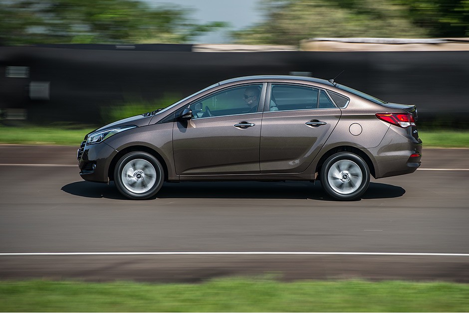 Teste: Hyundai HB20S 1.0 turbo | Colunistas | autoesporte