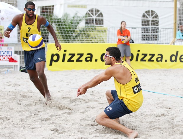 Vitor Felipe chama de 'presente' sua 1ª semi com Evandro em Grand Slam ...