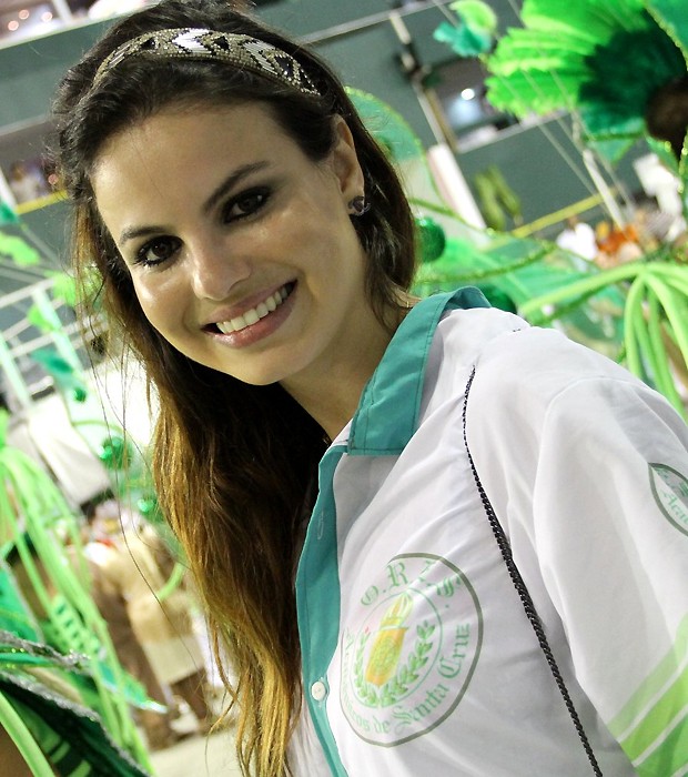 Sthefany Brito participa de desfile no Rio - Quem | Rio de Janeiro