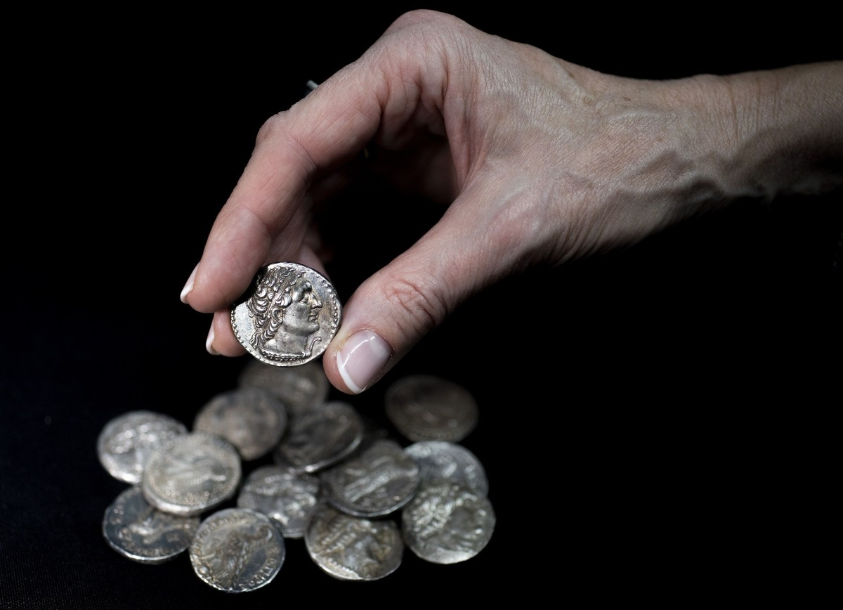 Moedas em caverna na Síria são primeiras evidências de revolta dos ...