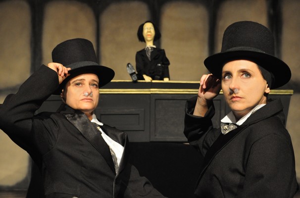 Rede Globo > reportagens - Das Duas Cia de Teatro monta clássico de ...