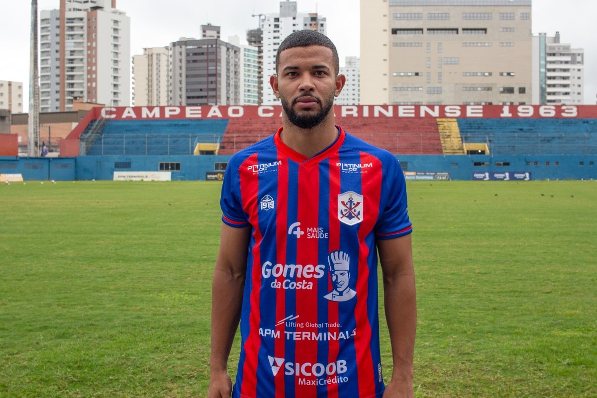 Marcílio Dias apresenta lateral e atacante para temporada 2022 ...