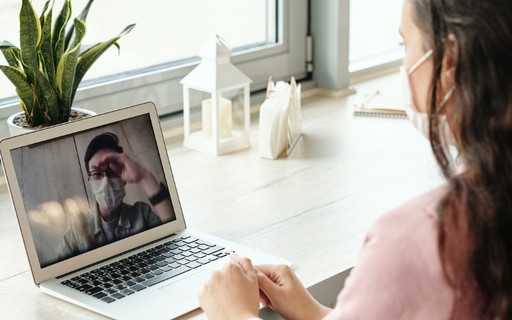 Em três meses, Zoom ganha mais do que em todo o ano passado - Pequenas ...