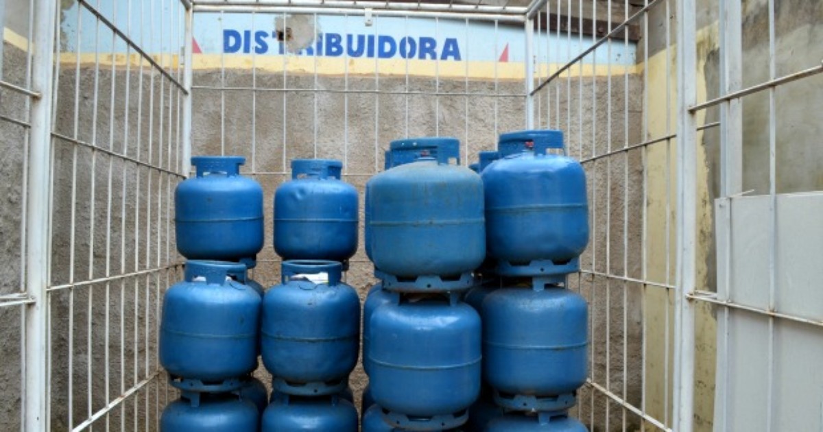 G1 - Após reajuste da Petrobras, botija de gás deve aumentar quase 6% ...