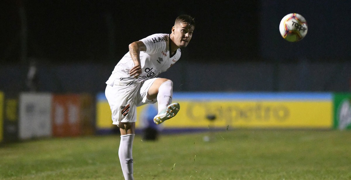 Denner rescinde para acertar com o CRB, e Athletico chega a 18 saídas ...