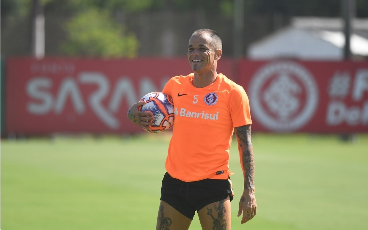 Ainda fora, D'Alessandro é preparado pelo Inter para ser reforço contra ...