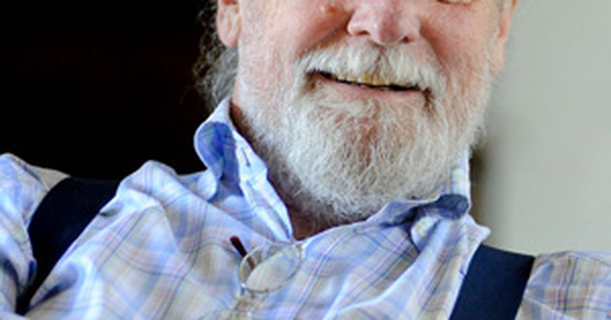 G1 - ‘Prefiro tomar cerveja e tocar piano a desenhar’, diz Gilbert ...