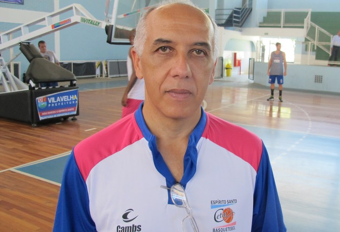 Ênio comanda primeiro treino do ES e fala em retomar a confiança do ...