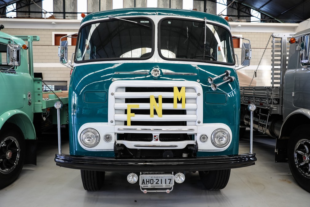 Caminhões Fenemê: colecionador mostra dezenas de FNM que restaurou no ...