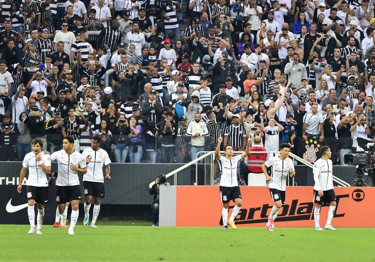 Invicto há 19 jogos, Corinthians vence desconfiança e valoriza trabalho ...