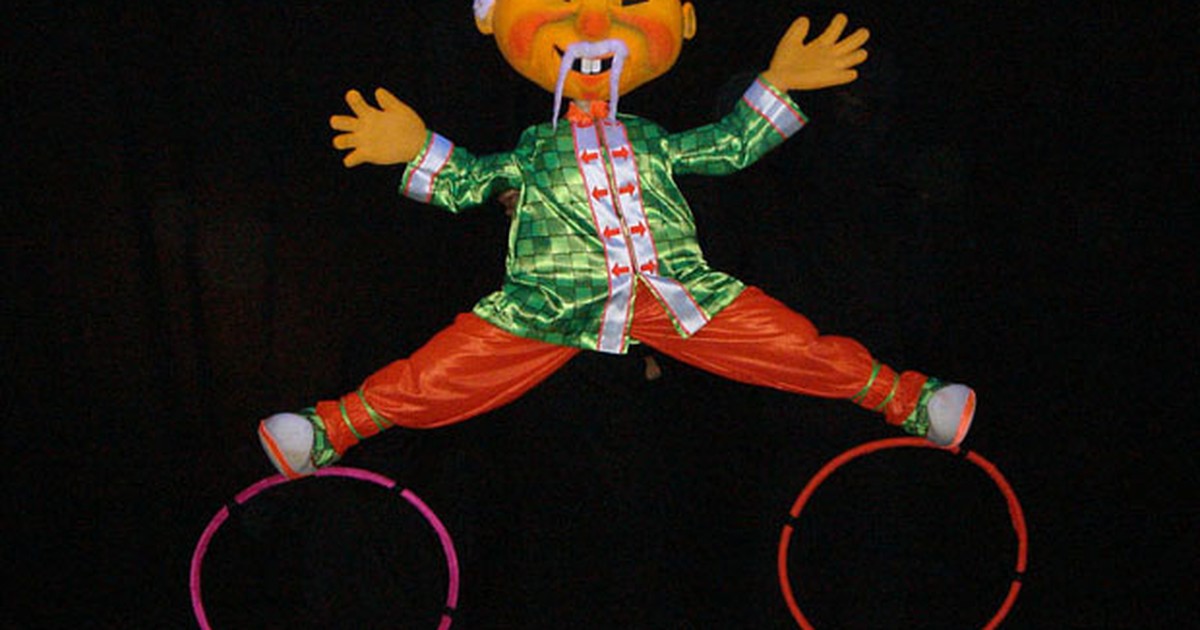 G1 - Teatro Negro da Bulgária apresenta 'Circo Fokus Bokus' no Recife ...