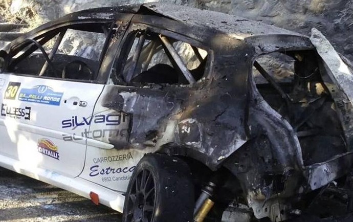 Carro pega fogo e mata piloto e copiloto em acidente de rali na Itália