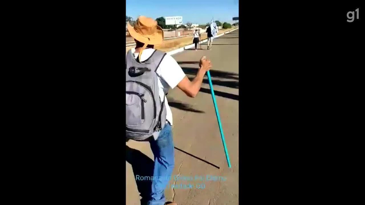 Após nascer com perna atrofiada, fiel percorre 18 km a pé até Trindade ...