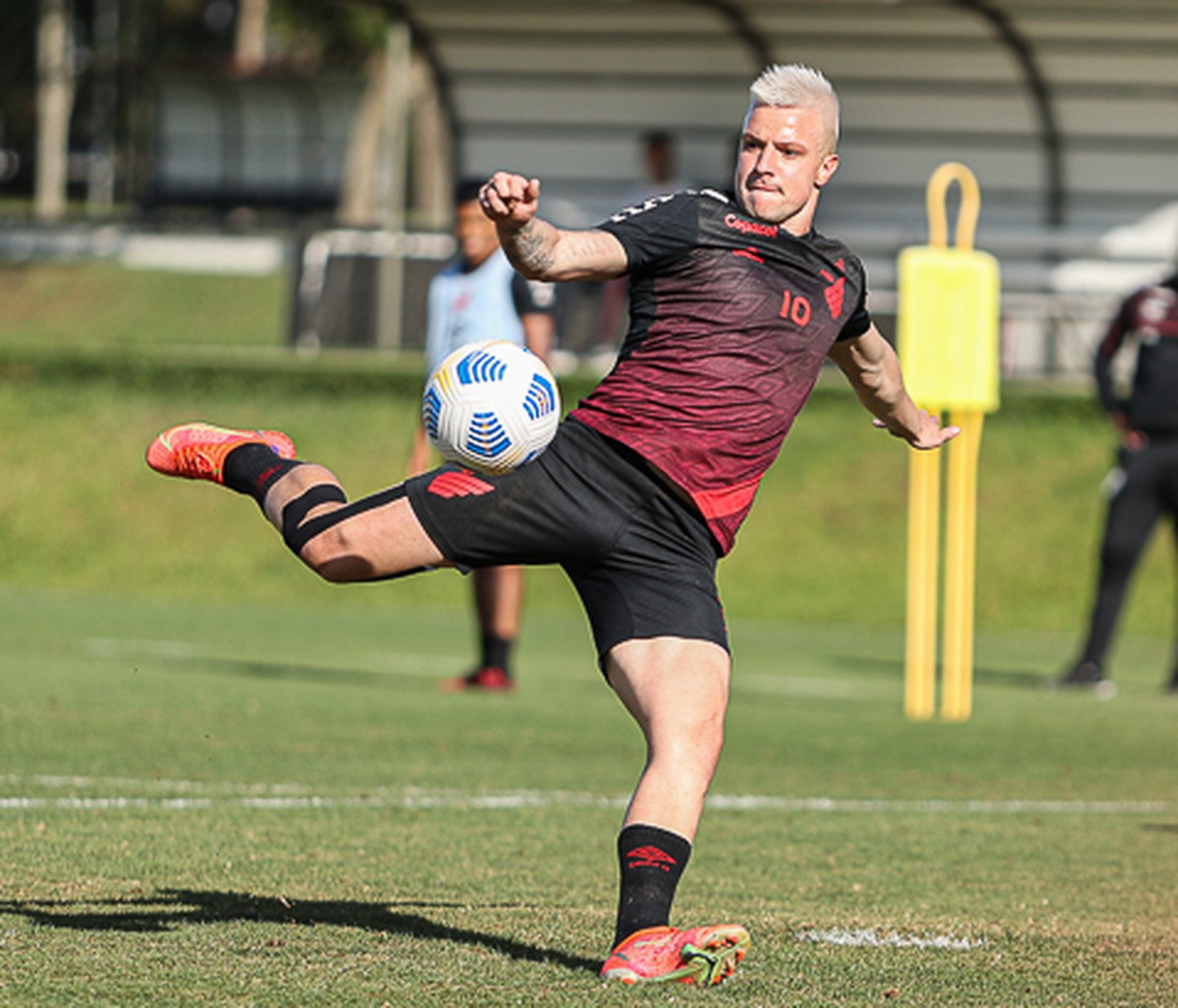 Kayzer titular? Podcast do Athletico atualiza situação do atacante e ...