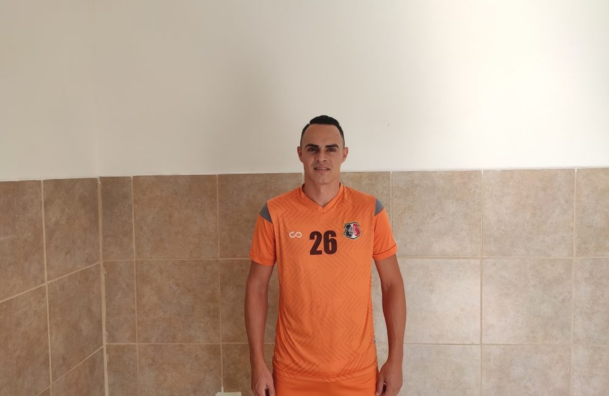 Victor Rangel é regularizado e fica à disposição no Santa Cruz | santa ...