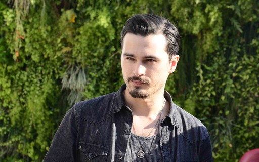 Ator de 'The Vampire Diaries' faz ensaio em hotel de São Paulo - Quem ...