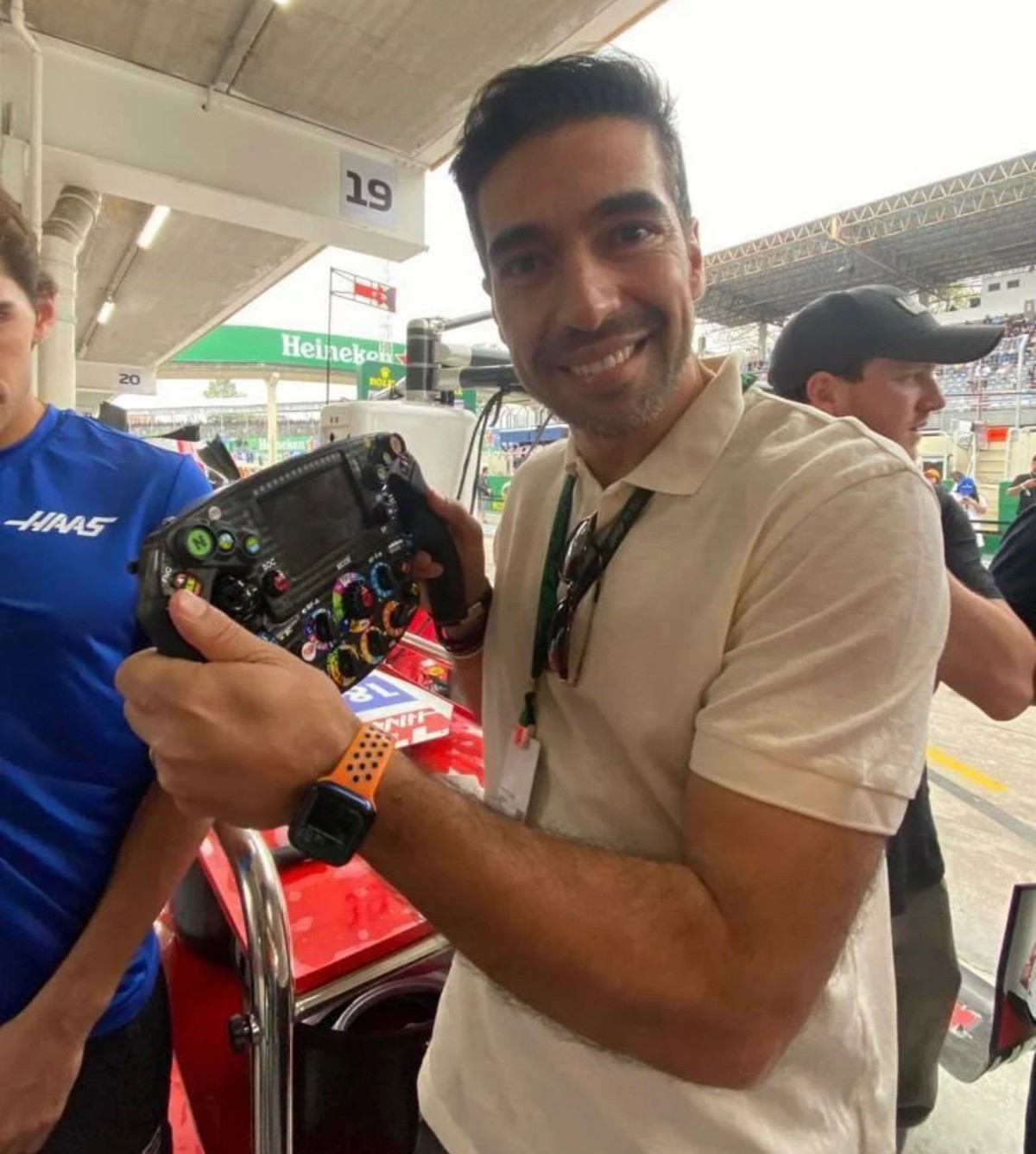 Abel Ferreira, do Palmeiras, vai a treino da Fórmula 1 em Interlagos ...