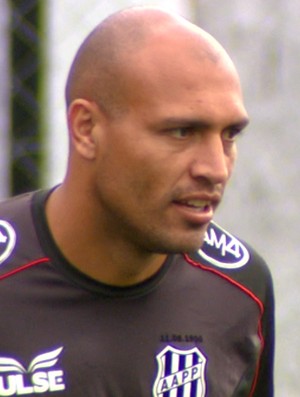 Concorrência e período ausente: Edno volta para recuperar espaço na ...