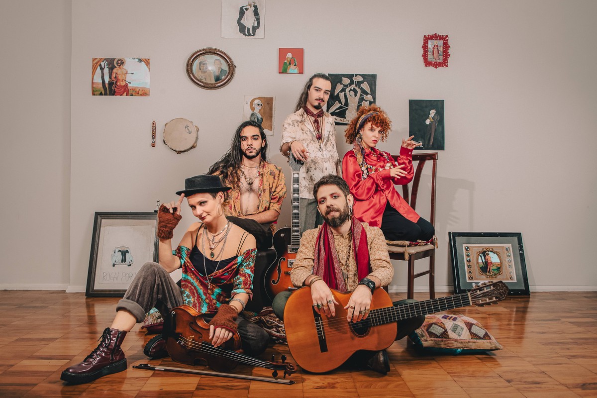 Mini Orquestra de Macondo debuta em disco com o EP autoral 'A terra é ...