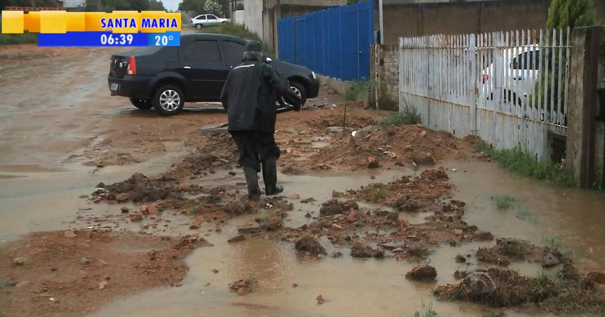 G1 Chuva Forte Causa Transtornos E Alaga Ruas E Casas Em Bagé Rs
