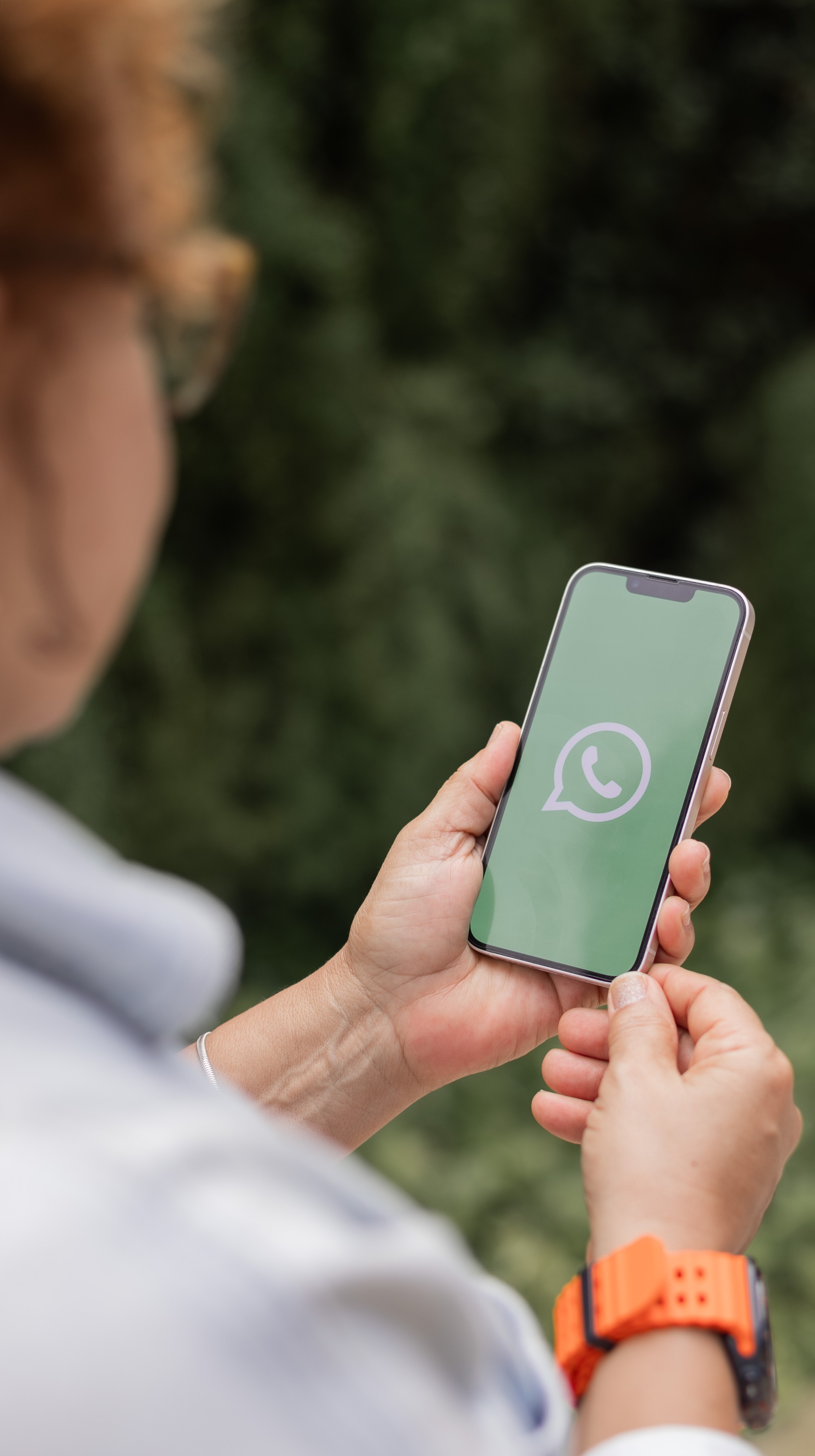 WhatsApp sem mistérios: baixe o guia completo sobre o app de graça!