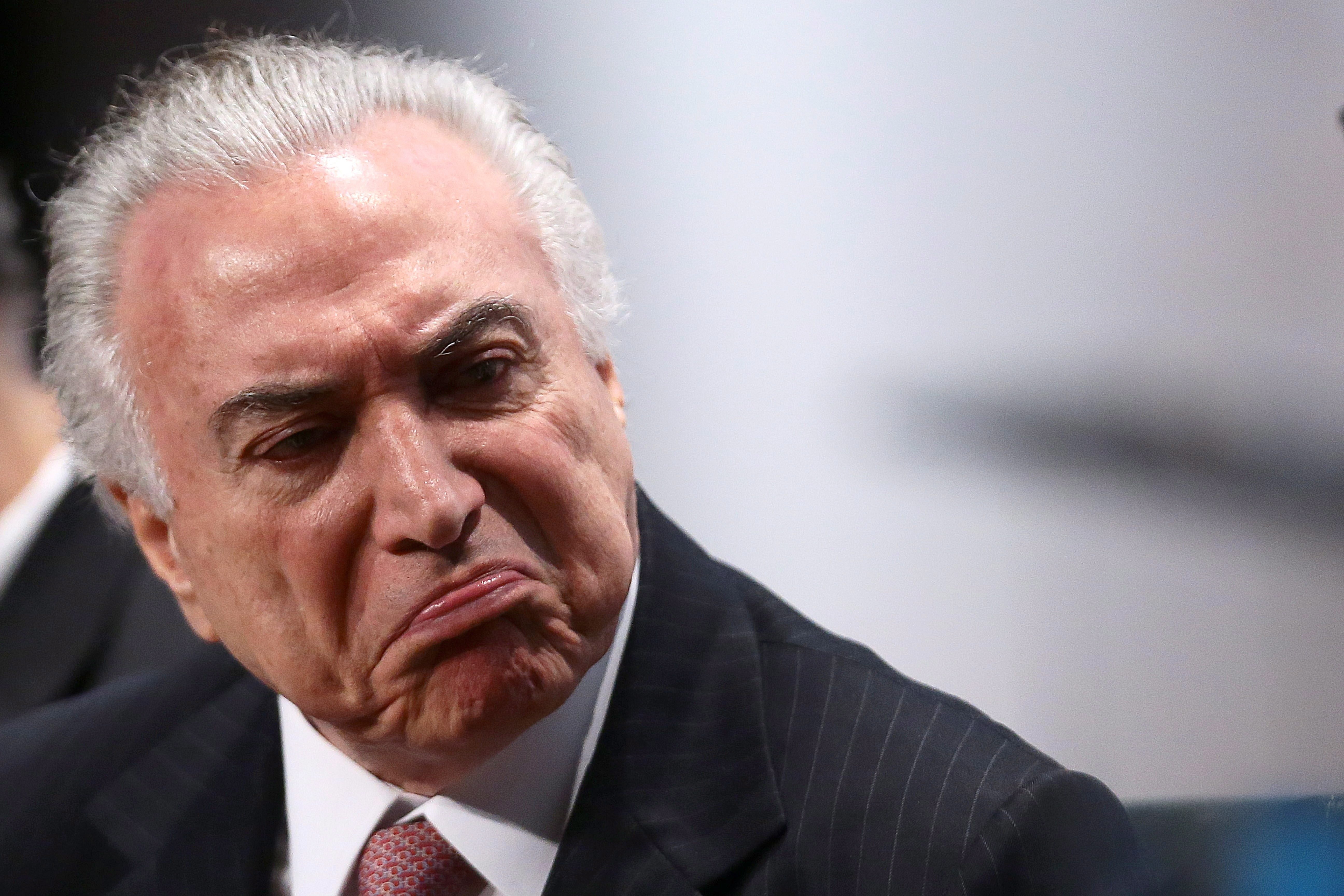 'Fora, Temer': deputados fecham perfis nas redes para evitar pressão de ...